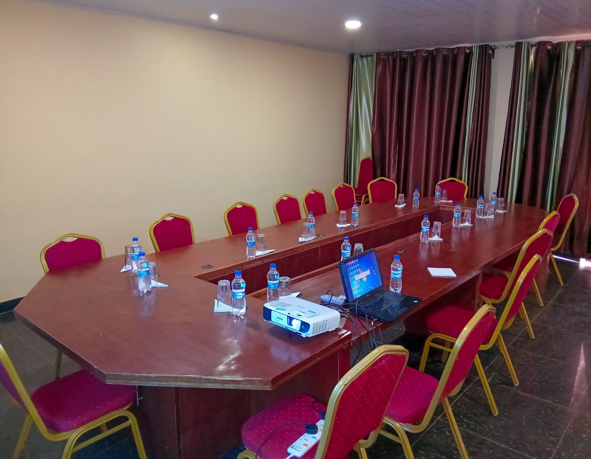 Luxury Rooms and Dining Experience - Thatha Hills Resort